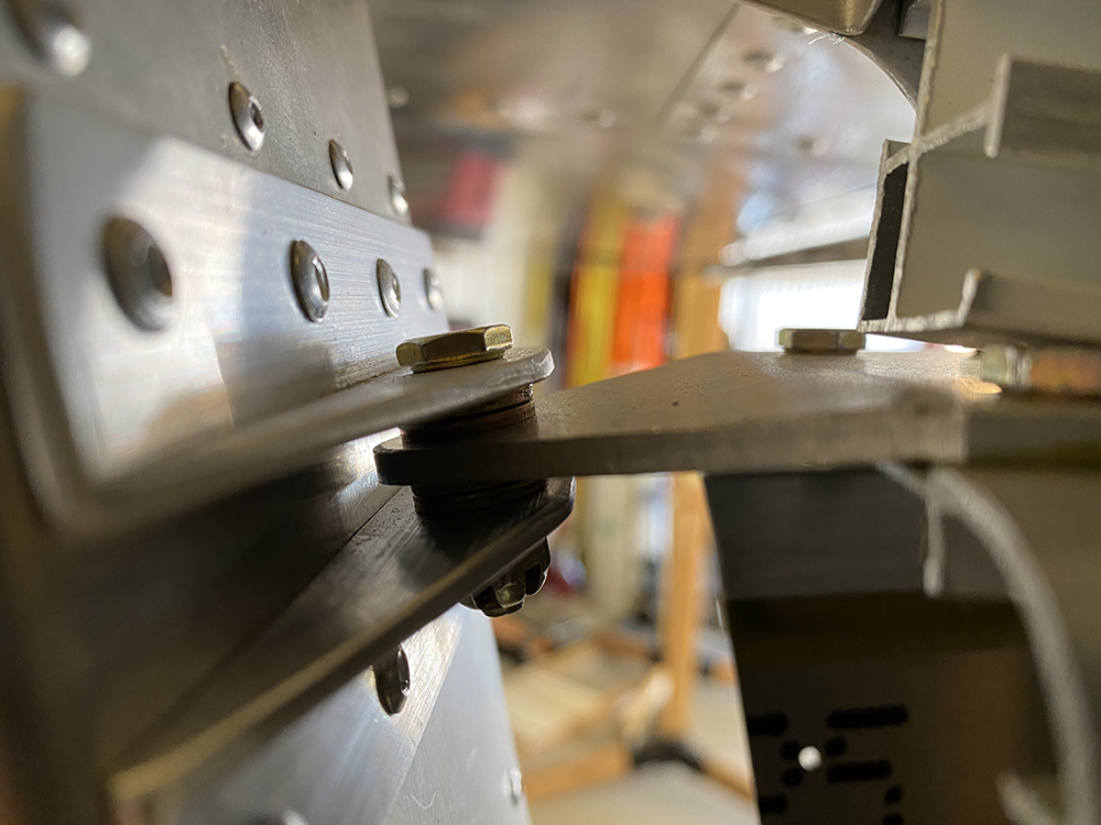 Mounting the tail | Builder's Logs